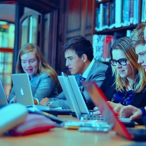 10 Global Business Challenges in 2024: A Pocket Guide - IntelligentHQ