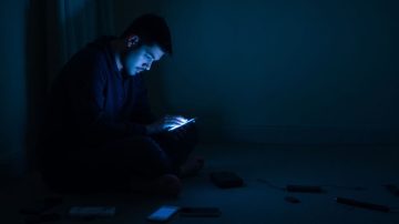 Unpacking the Disadvantages of Technology: A Modern Dilemma - IntelligentHQ
